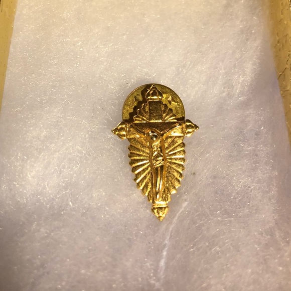 Vintage | Jewelry | Vintage Crucifix Pin | Poshmark